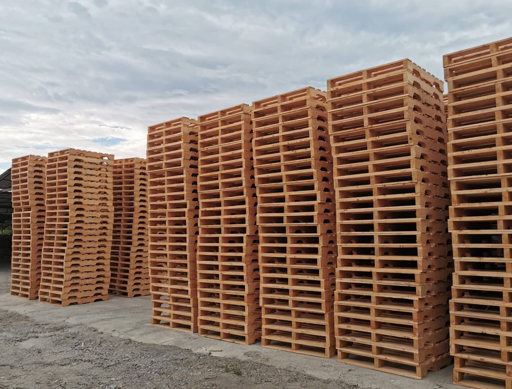 MADEPAL: Estibas de Madera, Pallets, Carretes. NIMF15 | Cali, Colombia